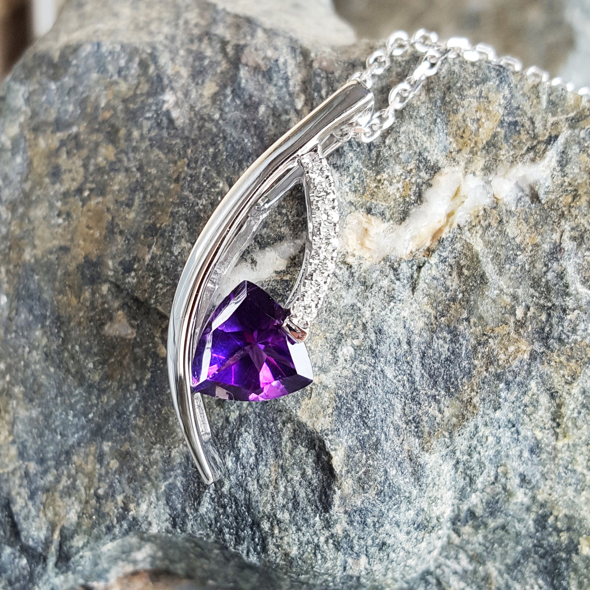 "Tiana" 14k White Gold Arizona Amethyst Pendant – Sami's